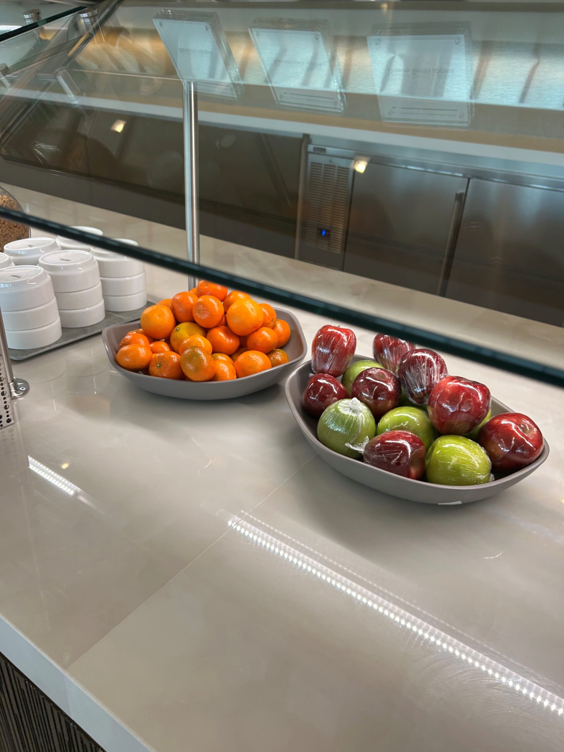 Review: United Club (revisited)– New York LaGuardia (LGA), Terminal B ...