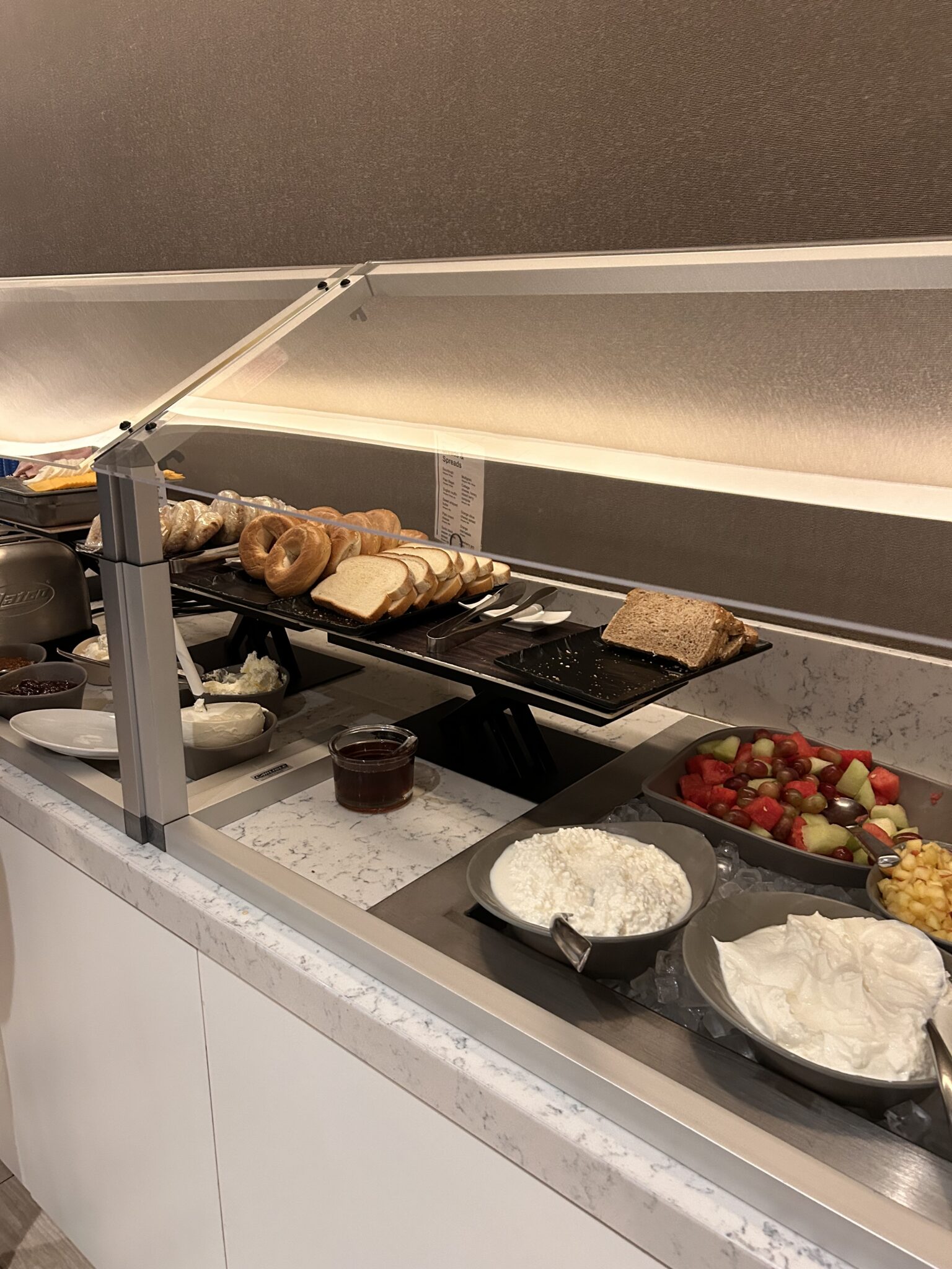 Lounge Review: United Club - Boston Logan (BOS) - BoardingArea