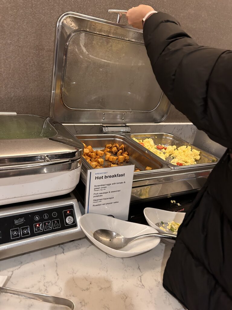 Lounge Review: United Club - Boston Logan (BOS) - BoardingArea