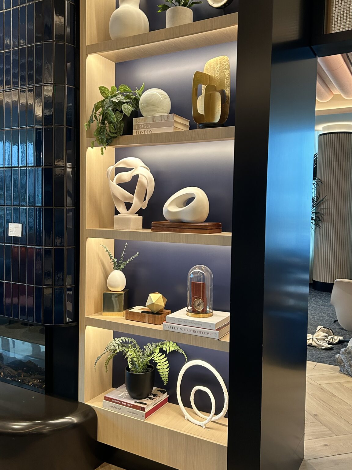 Review: Chase Sapphire Lounge – Terminal B – Boston Logan (BOS ...