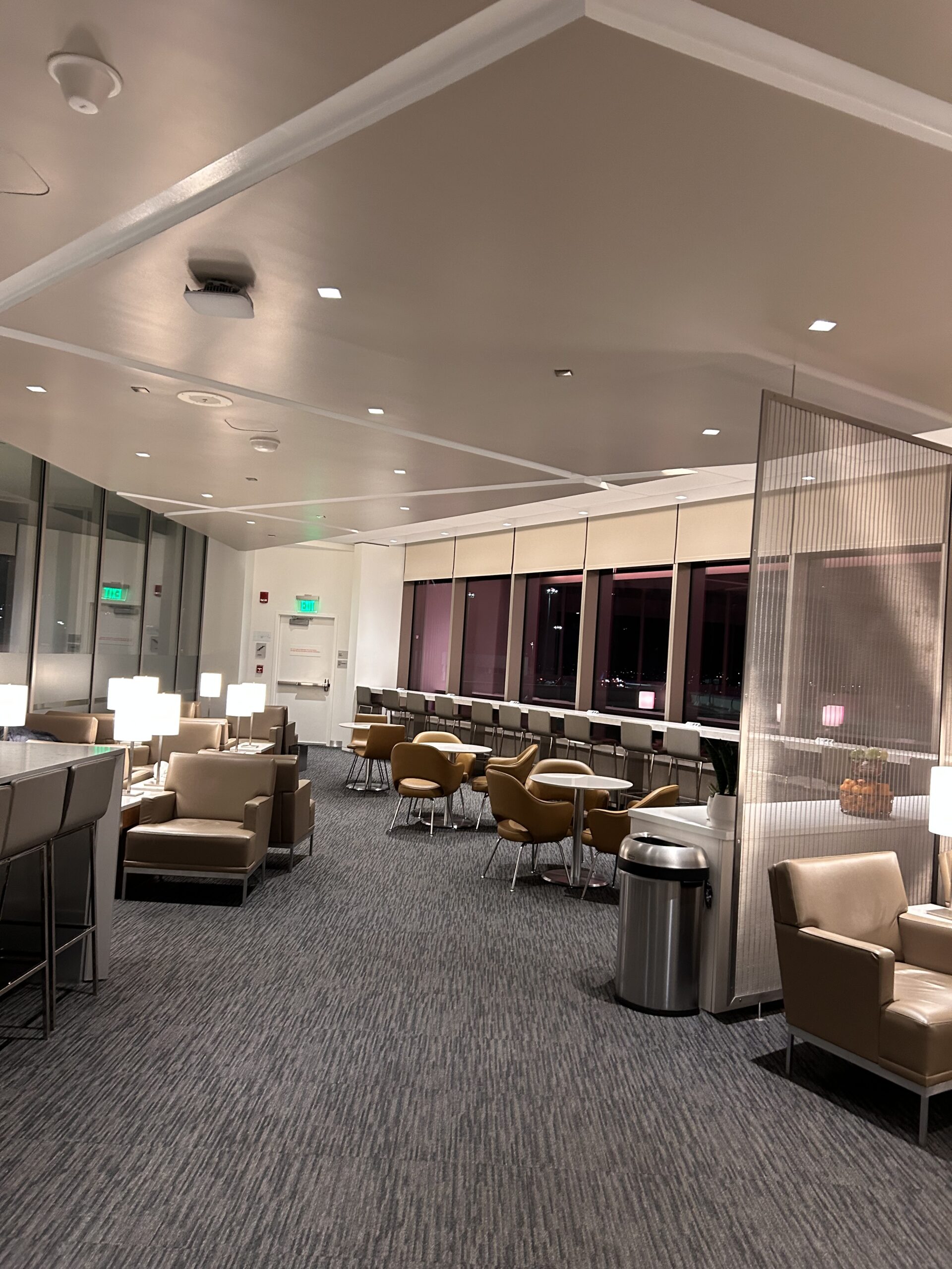 Lounge Review: United Club - Boston Logan (BOS) - BoardingArea