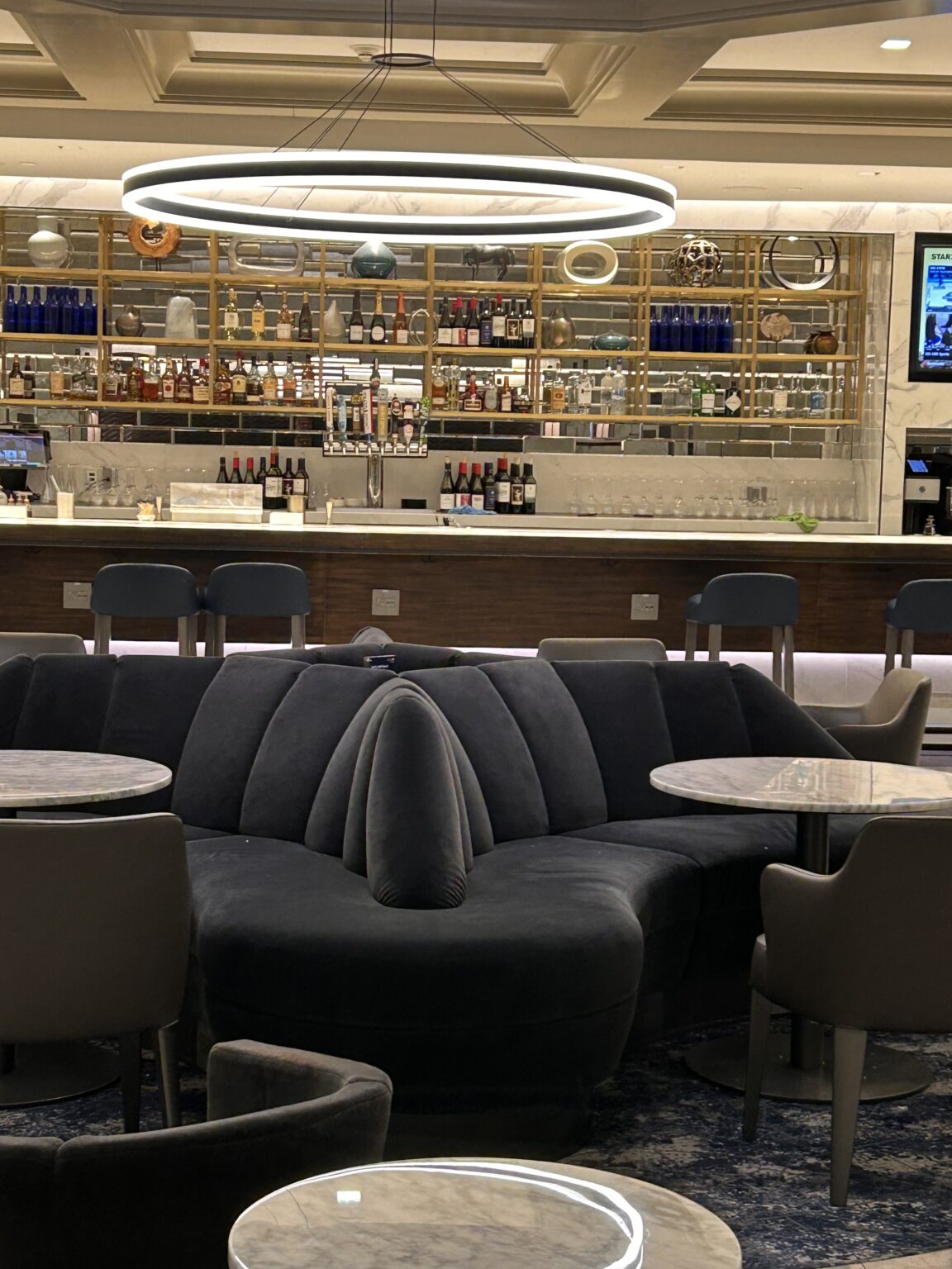 Review: United Polaris Lounge – Washington Dulles International (IAD ...