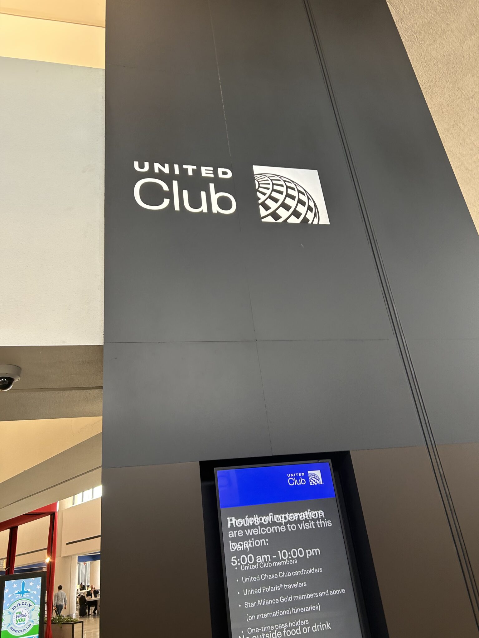 Review: The United Club at Newark (EWR), Terminal C (C74)– A Stylish ...