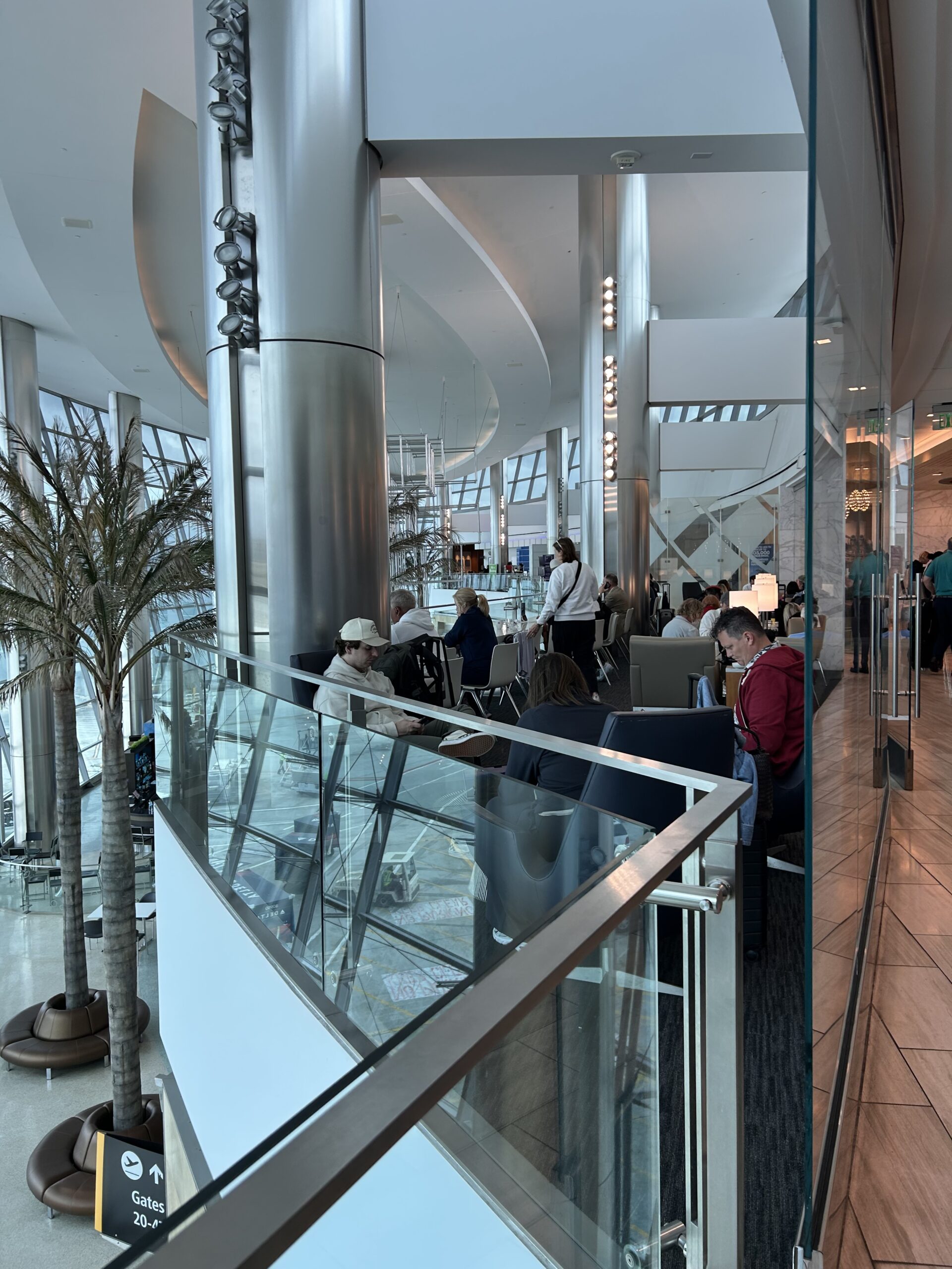 Review: United Club at San Diego International Airport (SAN), Terminal ...