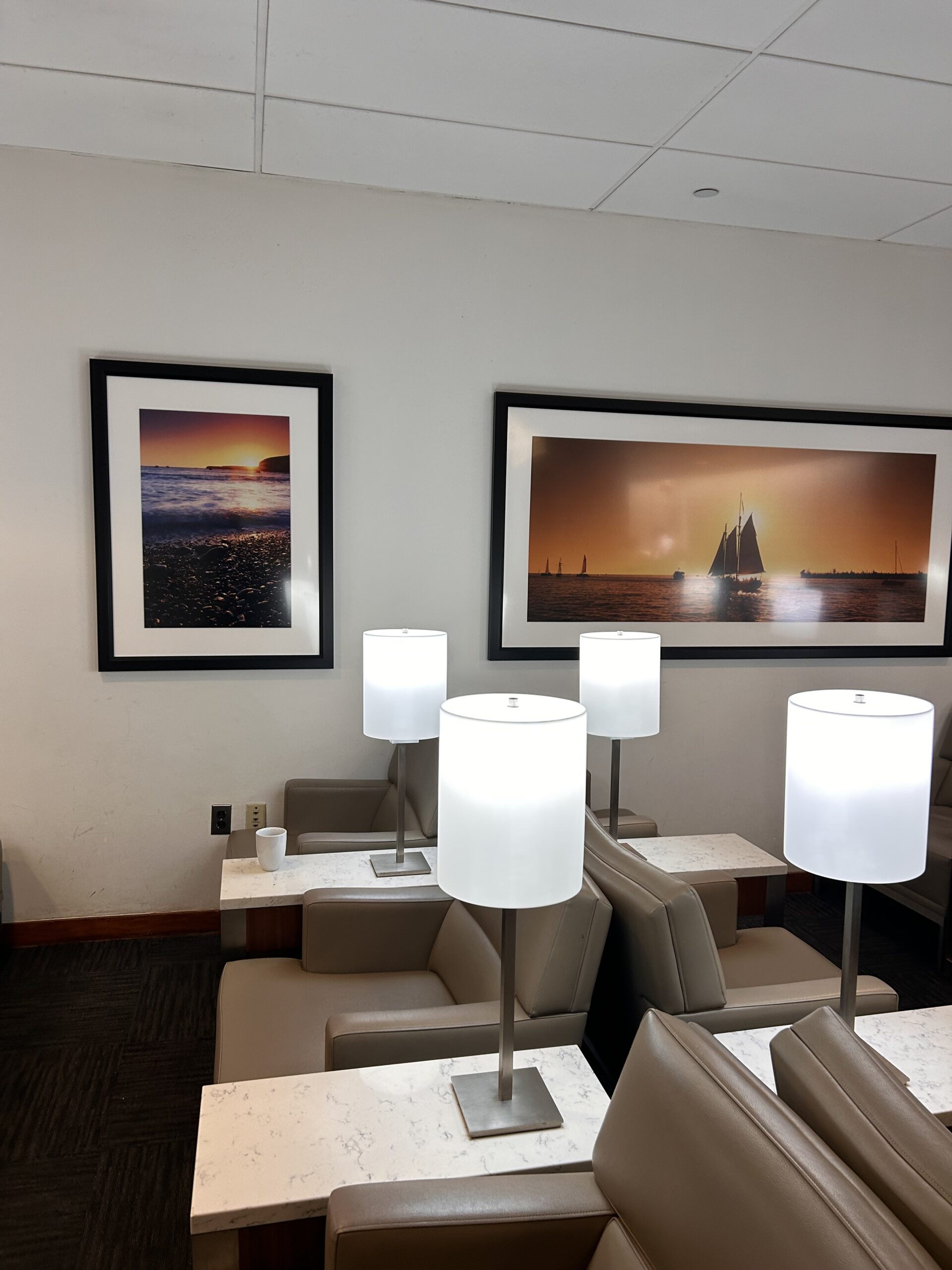 Review: United Club at Philadelphia International Airport (PHL ...