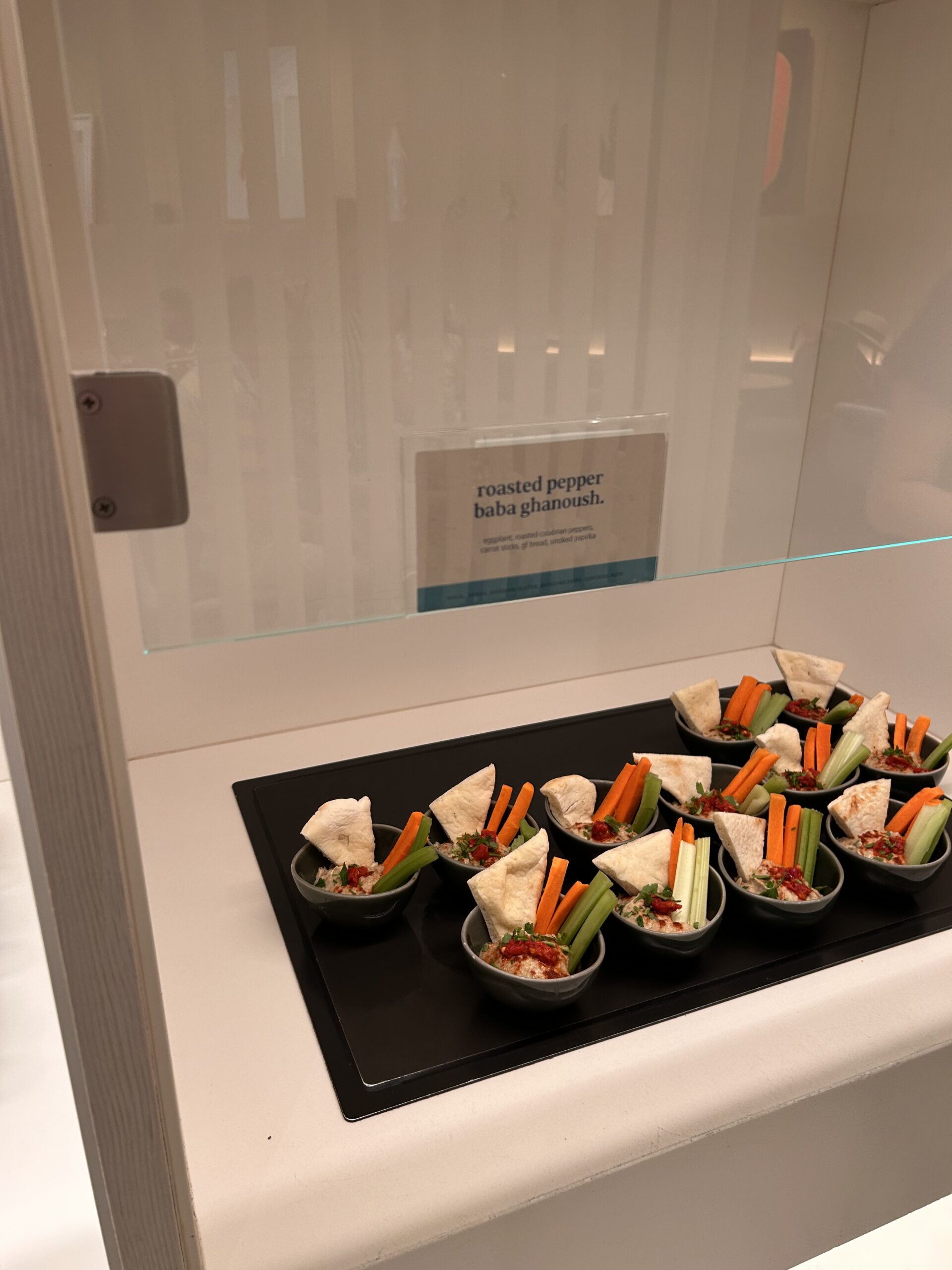 Review: Capital One Lounge at Dallas-Fort Worth (DFW), Terminal D ...