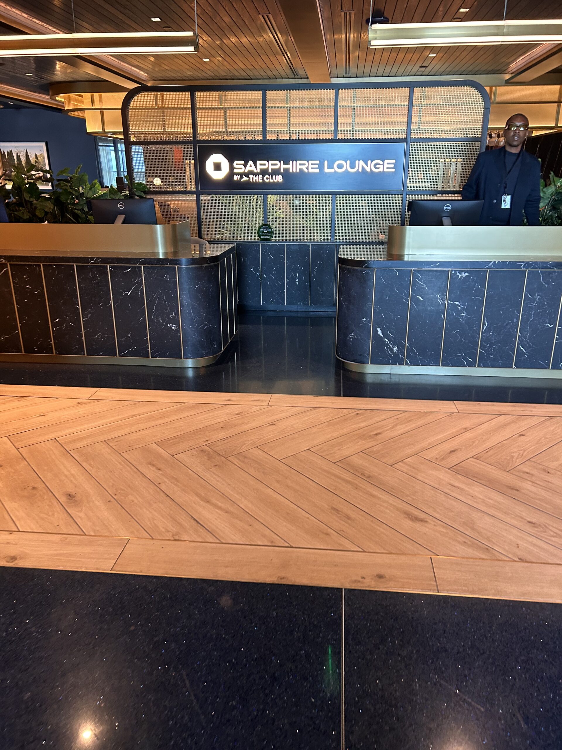 Review: Chase Sapphire Lounge at Philadelphia International Airport ...