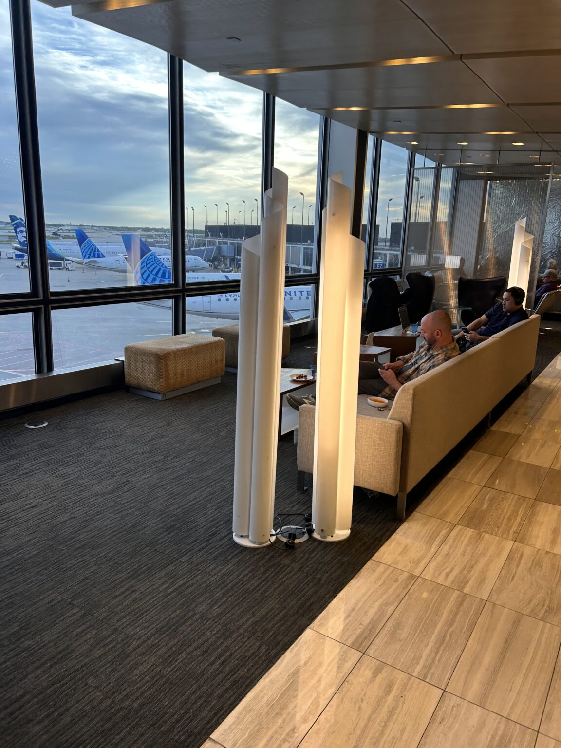 Review: United Club at O’Hare (ORD), Concourse F (F9) - BoardingArea