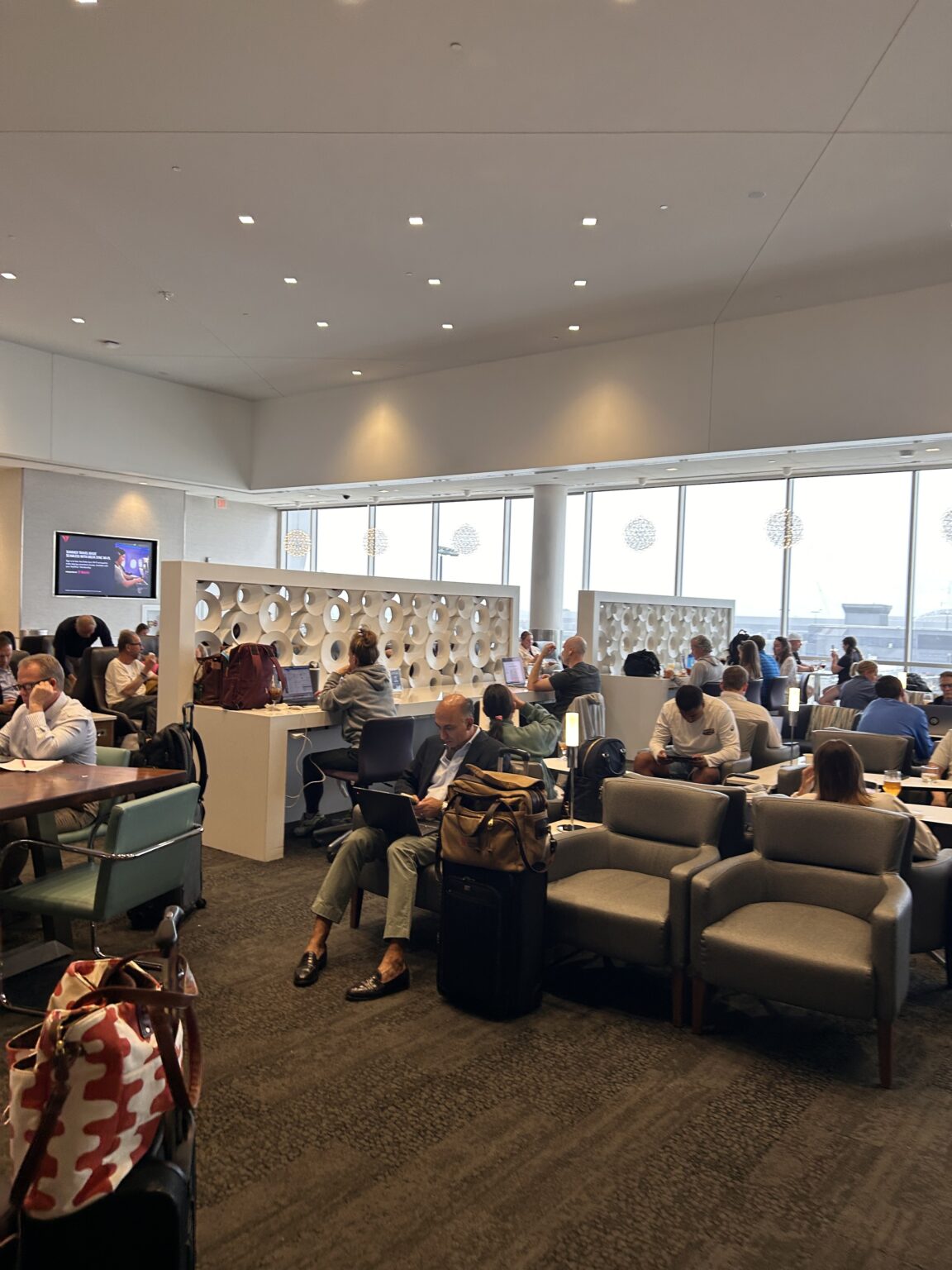 Review: Delta Sky Club at Atlanta (ATL), Concourse B - BoardingArea