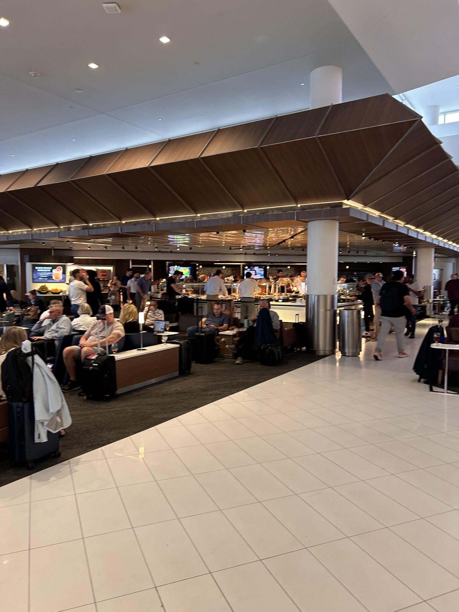 Review: Delta Sky Club at Atlanta (ATL), Concourse B - BoardingArea
