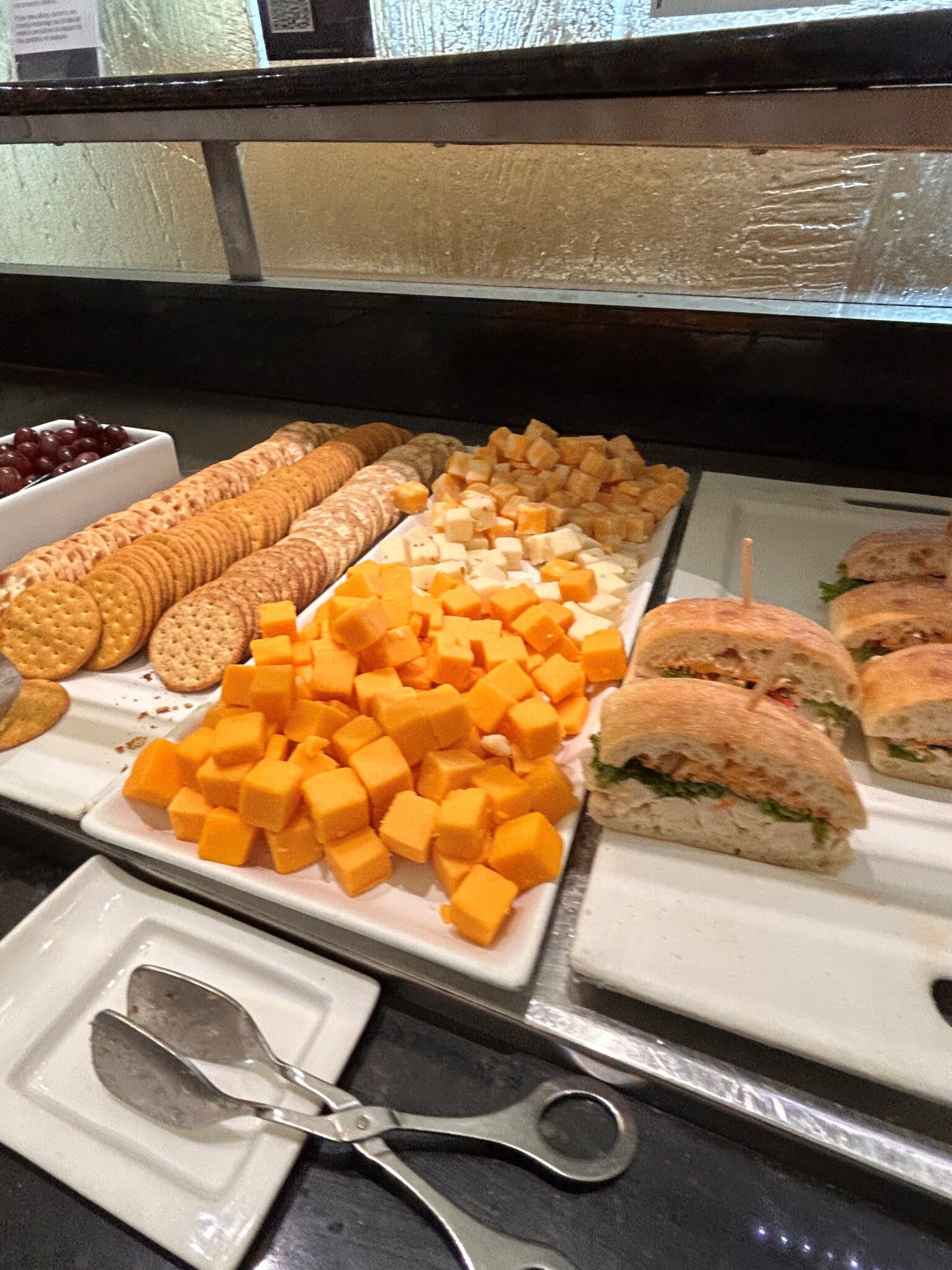 Review: United Club at San Francisco Int'l Airport (SFO), International ...