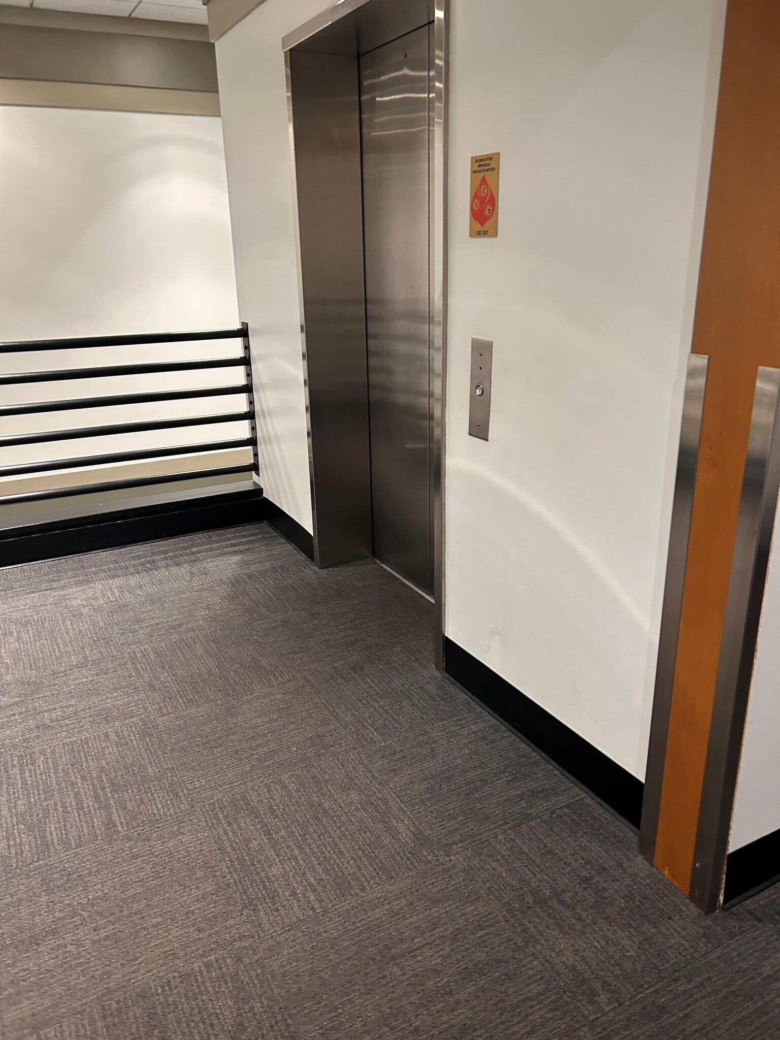 Review: United Club at Washington Dulles Int'l Airport (IAD), D Gates ...