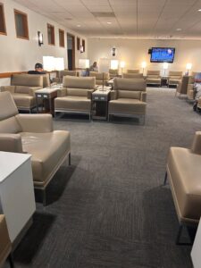 Review: United Club at Washington Dulles Int'l Airport (IAD), D Gates ...