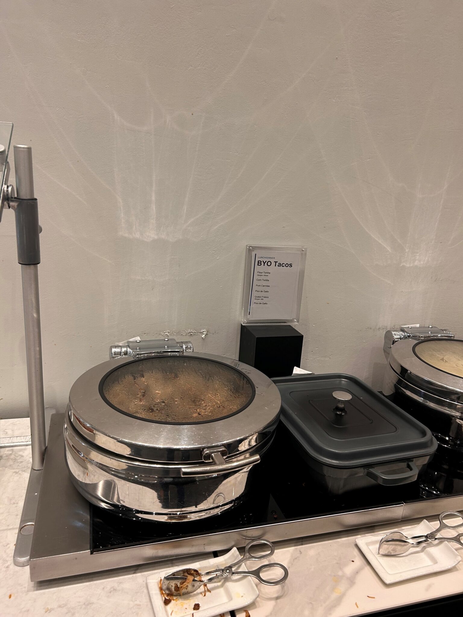 Review: United Club at Washington Dulles Int'l Airport (IAD), D Gates ...