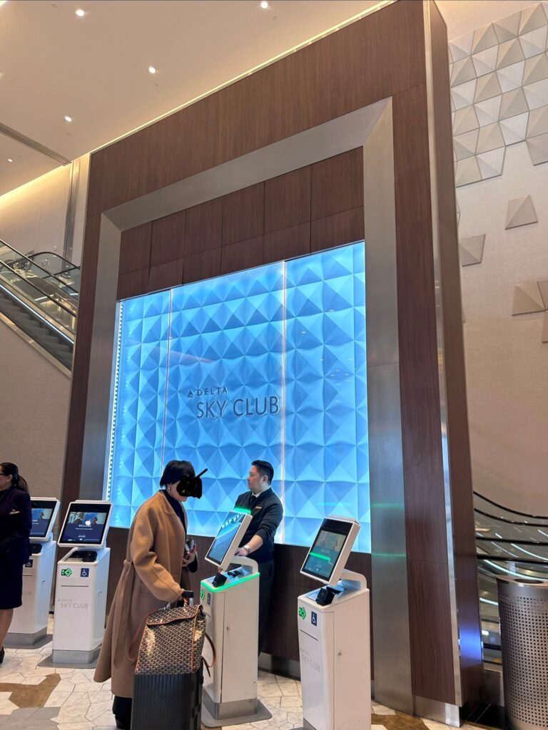 Review: Delta Sky Club – New York LaGuardia, Terminal C - BoardingArea