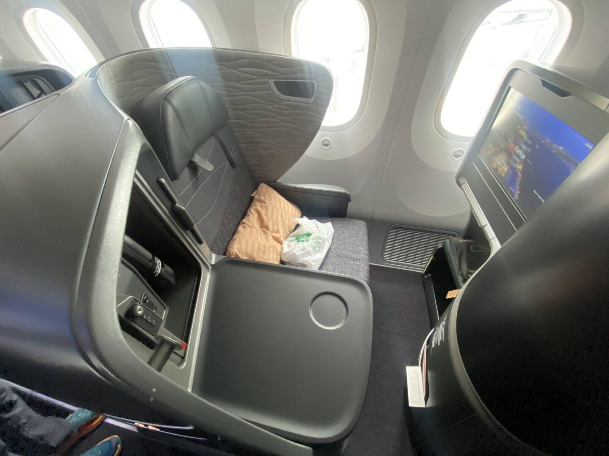 Amex Platinum & Delta Sky Club: Your Ultimate Access Guide - BoardingArea